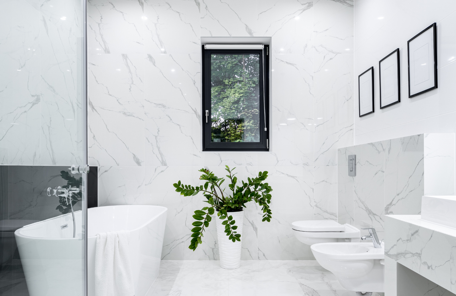 The Timeless Elegance of an All-White Bathroom: A Complete Guide ...